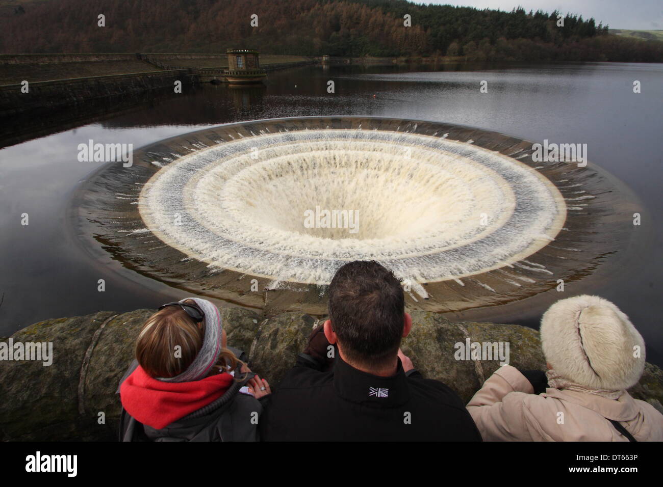 Ladybower reservoir spillway High Resolution Stock Photography and ...