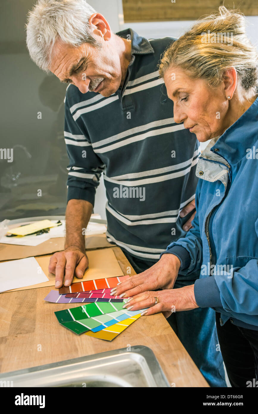 Holding charts hi-res stock photography and images - Alamy