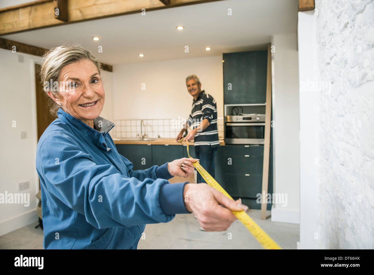 Using old measuring tape hi-res stock photography and images - Alamy