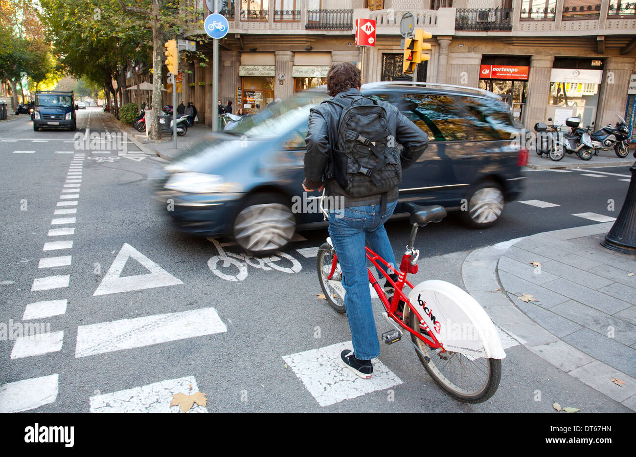 Dangerous cycle lane hi-res stock photography and images - Alamy