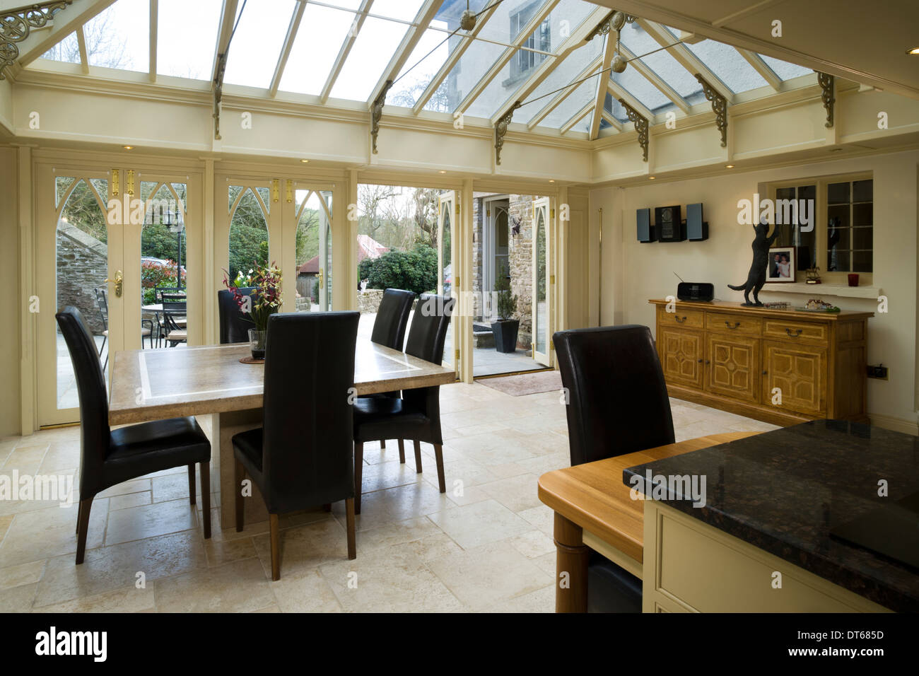 Conservatory interior hi-res stock photography and images - Alamy