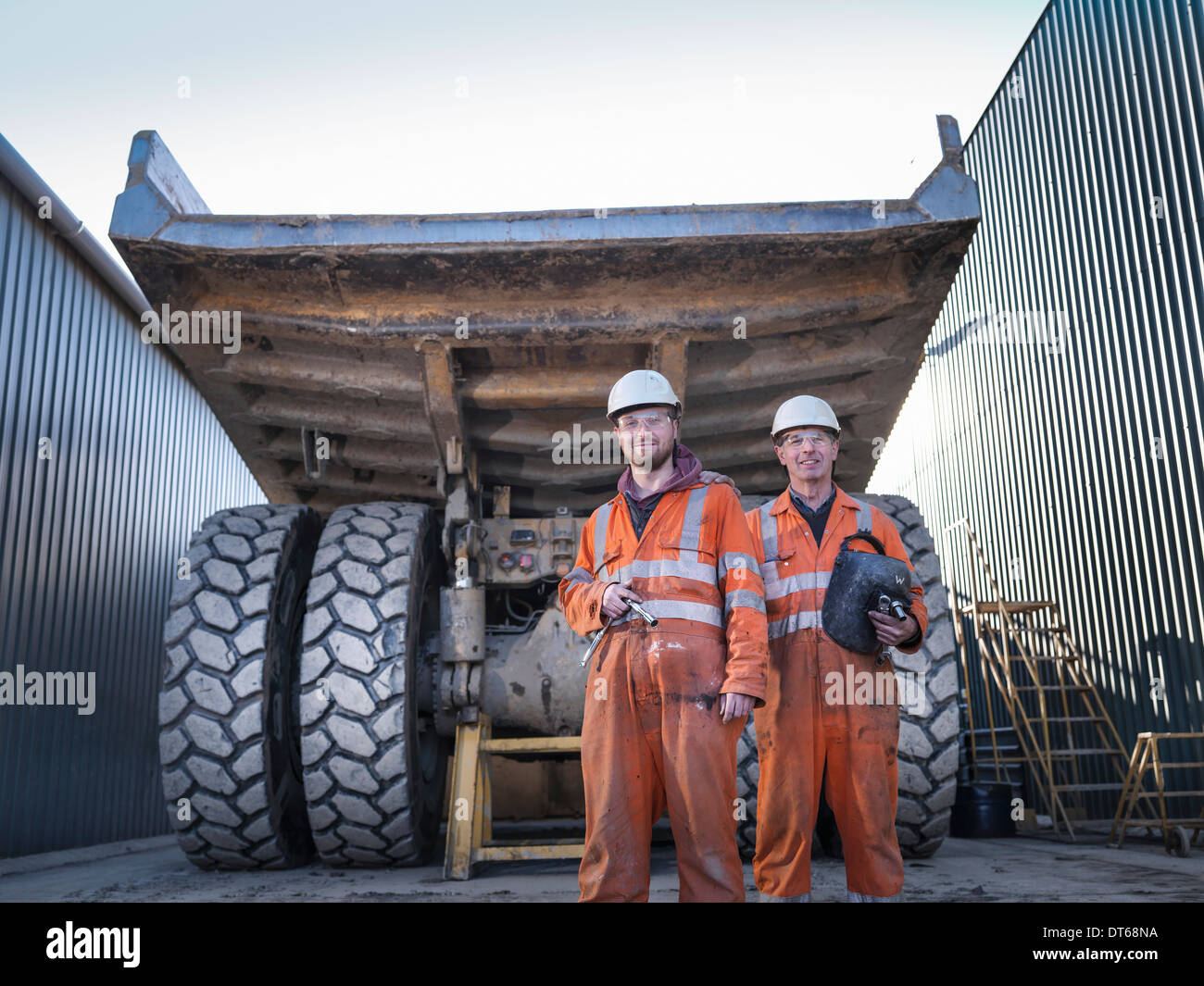 Real engineering hi-res stock photography and images - Alamy