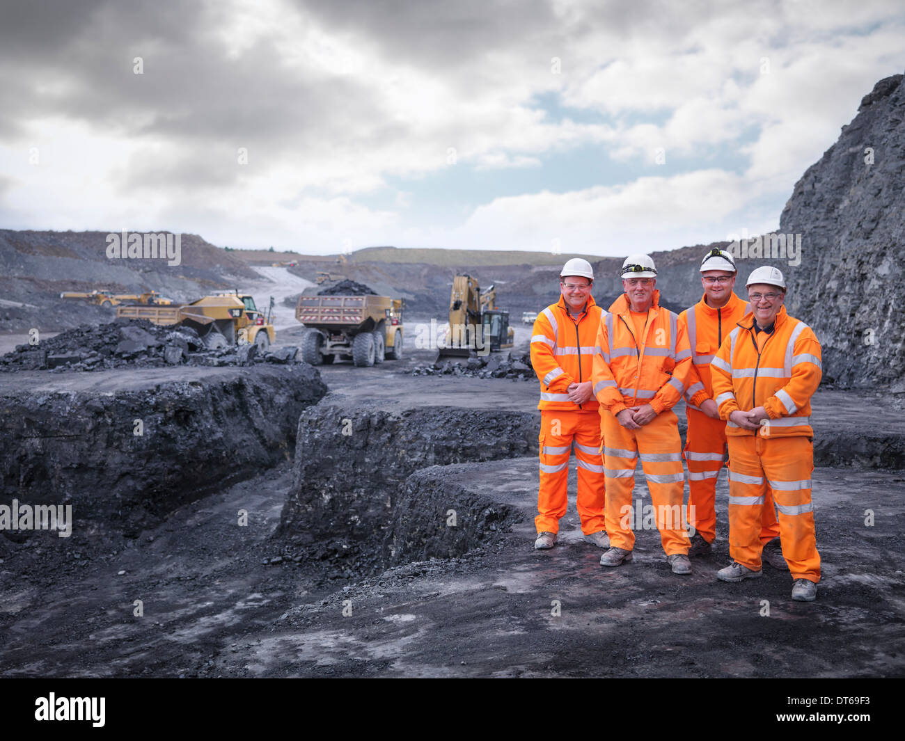 Digger coal miner hi-res stock photography and images - Alamy