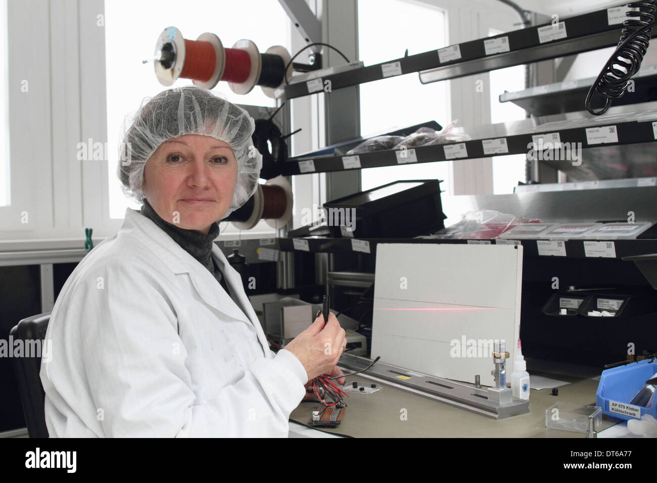 Lasers testing hi-res stock photography and images - Alamy