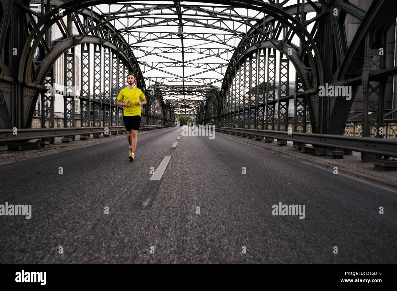 Athlete running on bridge hi-res stock photography and images - Alamy