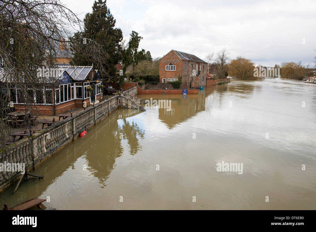 Wallingford flood hi-res stock photography and images - Alamy