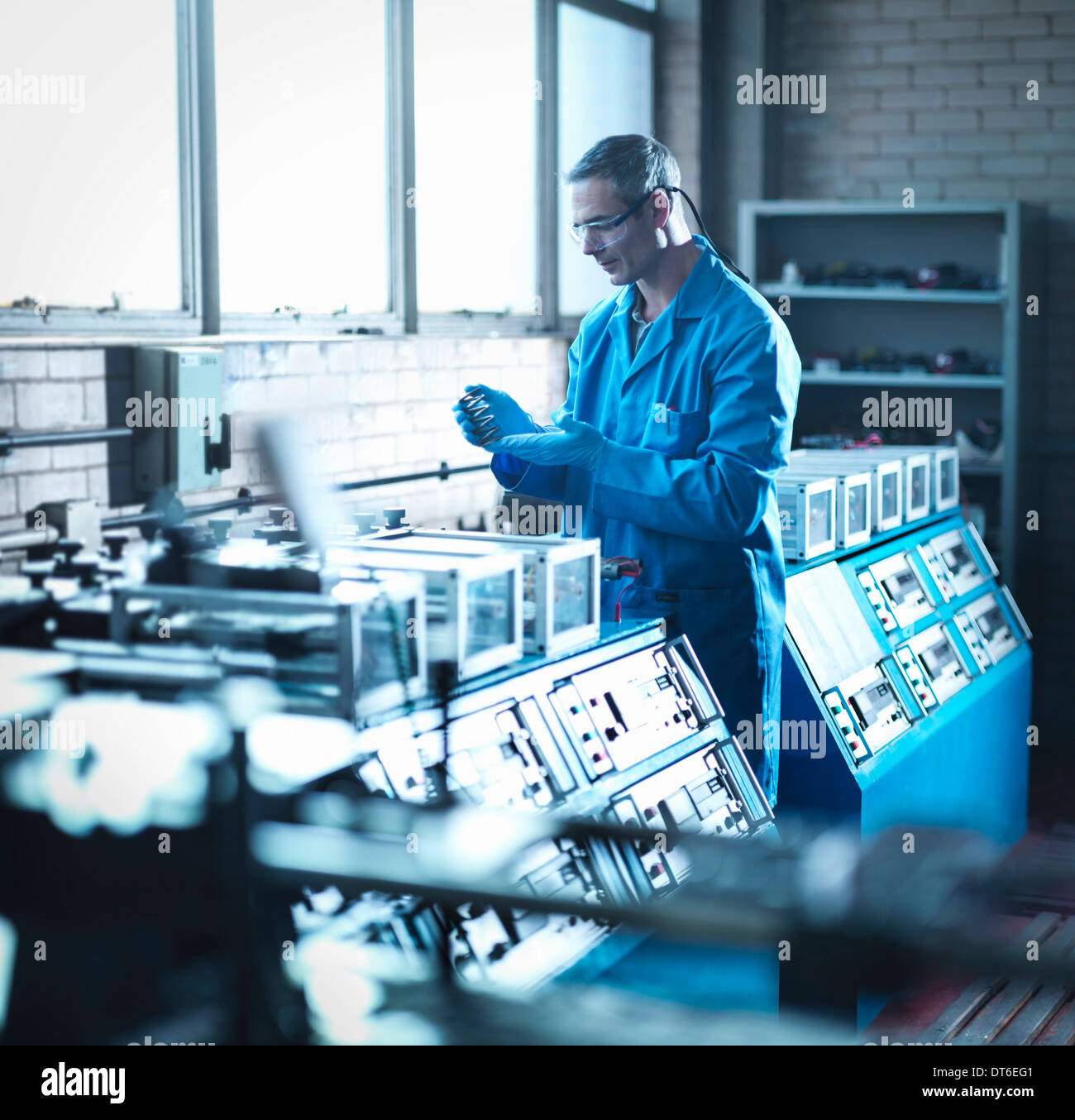 Laboratory quality control hi-res stock photography and images - Alamy