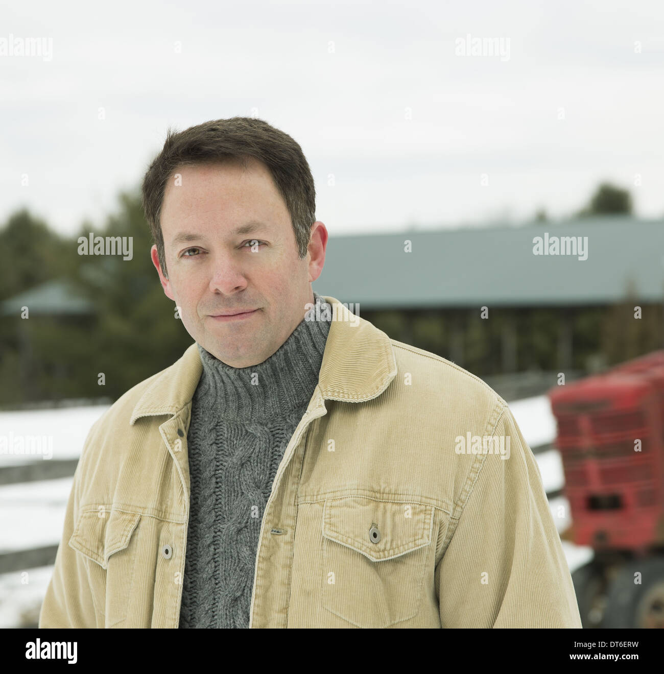 Simple barn in nature hi-res stock photography and images - Alamy