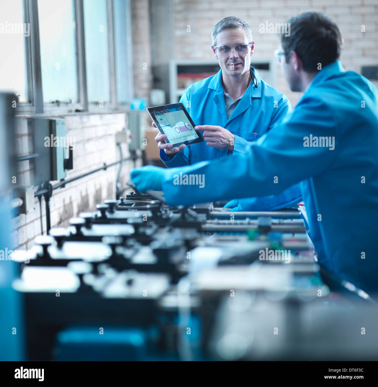 Laboratory quality control hi-res stock photography and images - Alamy