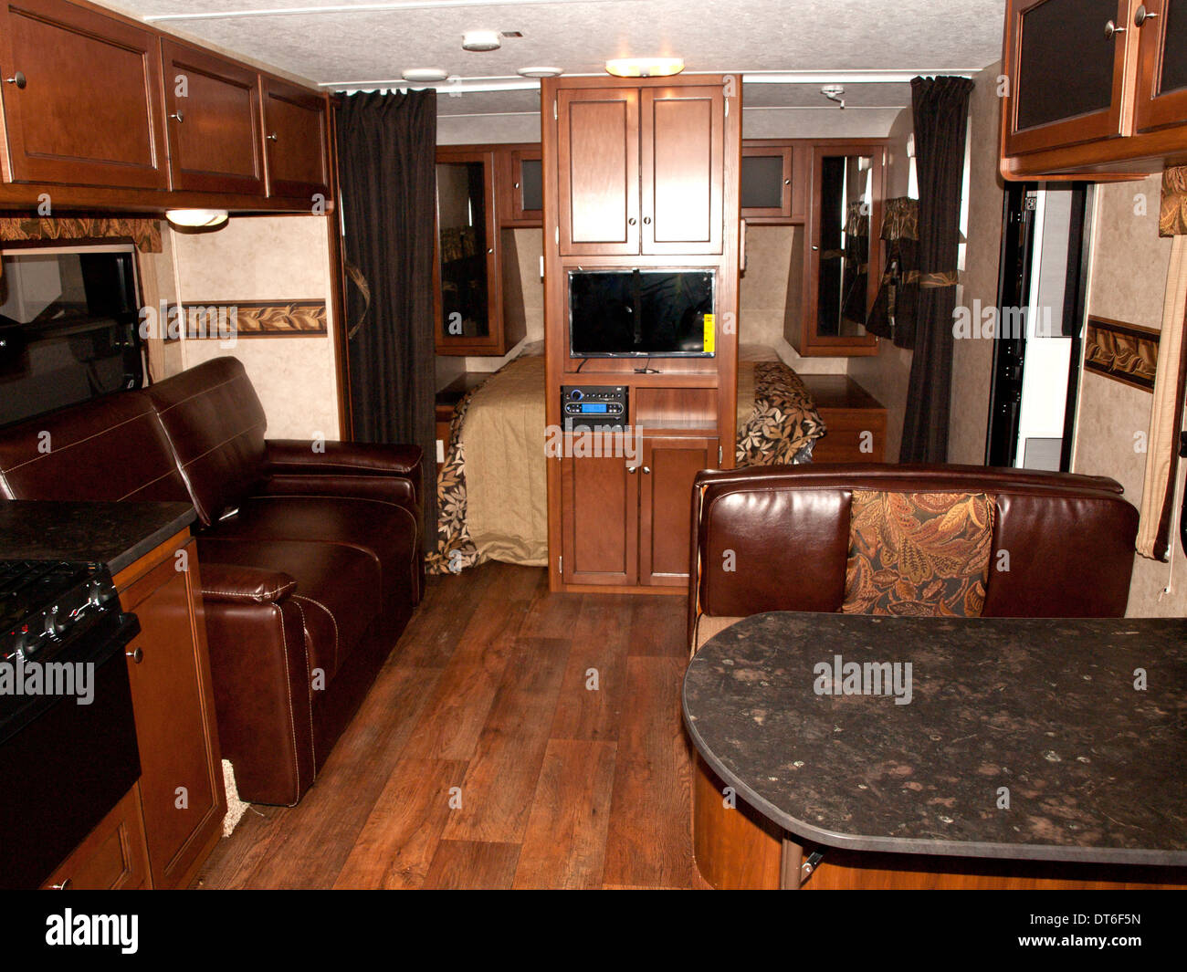 Fifth wheel interior living area rv hi-res stock photography and images ...