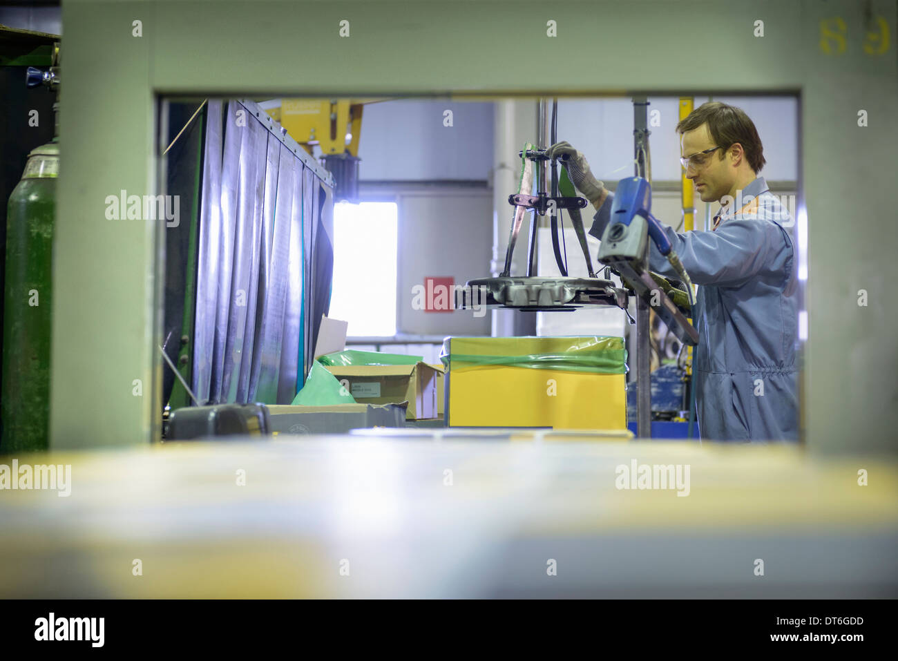 Professional packing hi-res stock photography and images - Alamy