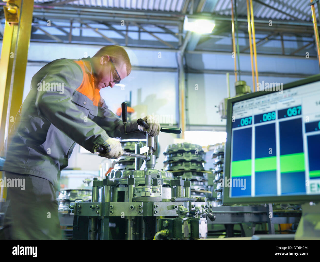 Car factory worker hi-res stock photography and images - Alamy