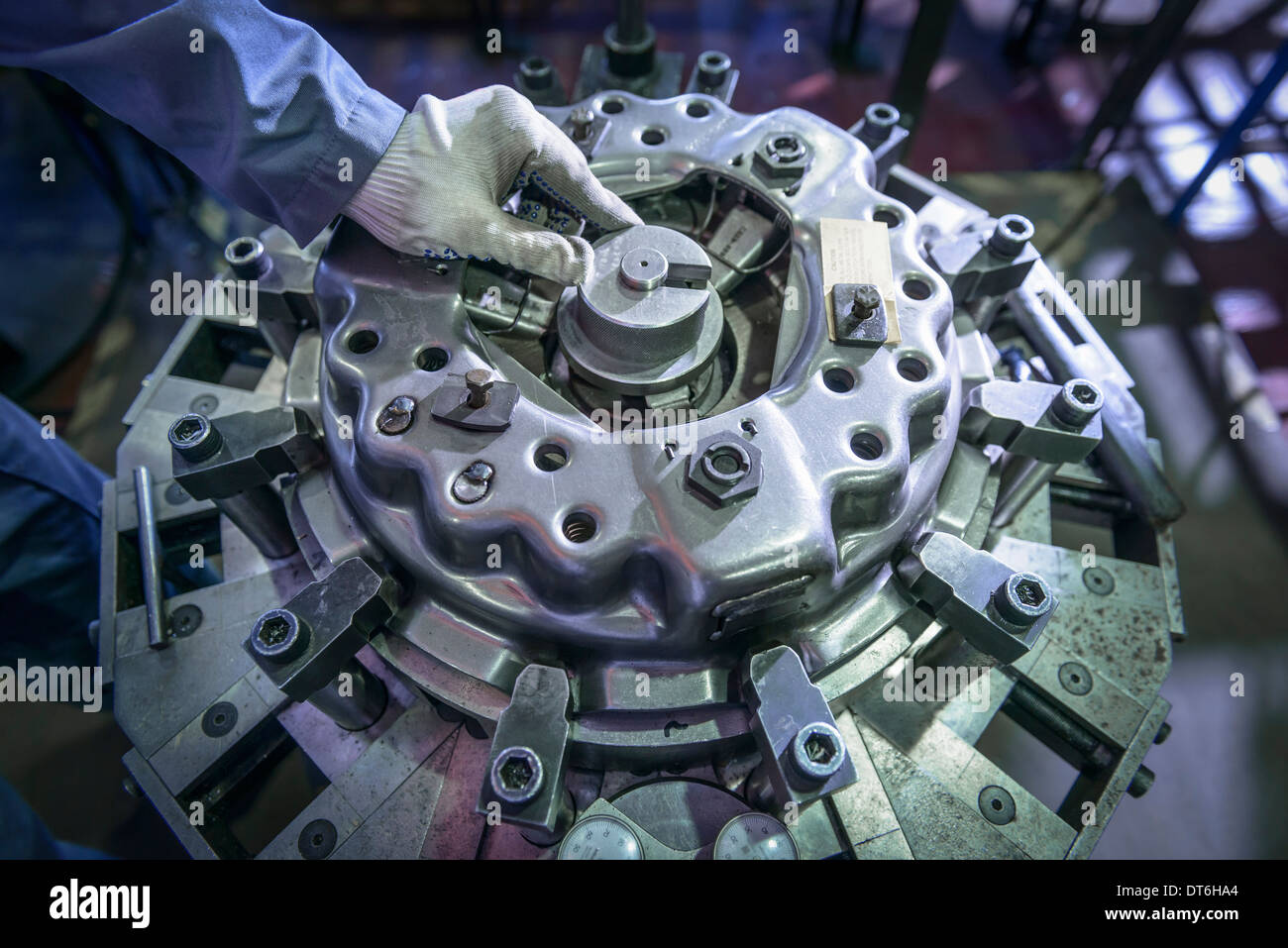 Clutch detail hi-res stock photography and images - Alamy