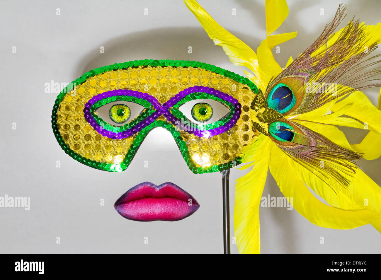 Yellow mask hi-res stock photography and images - Alamy