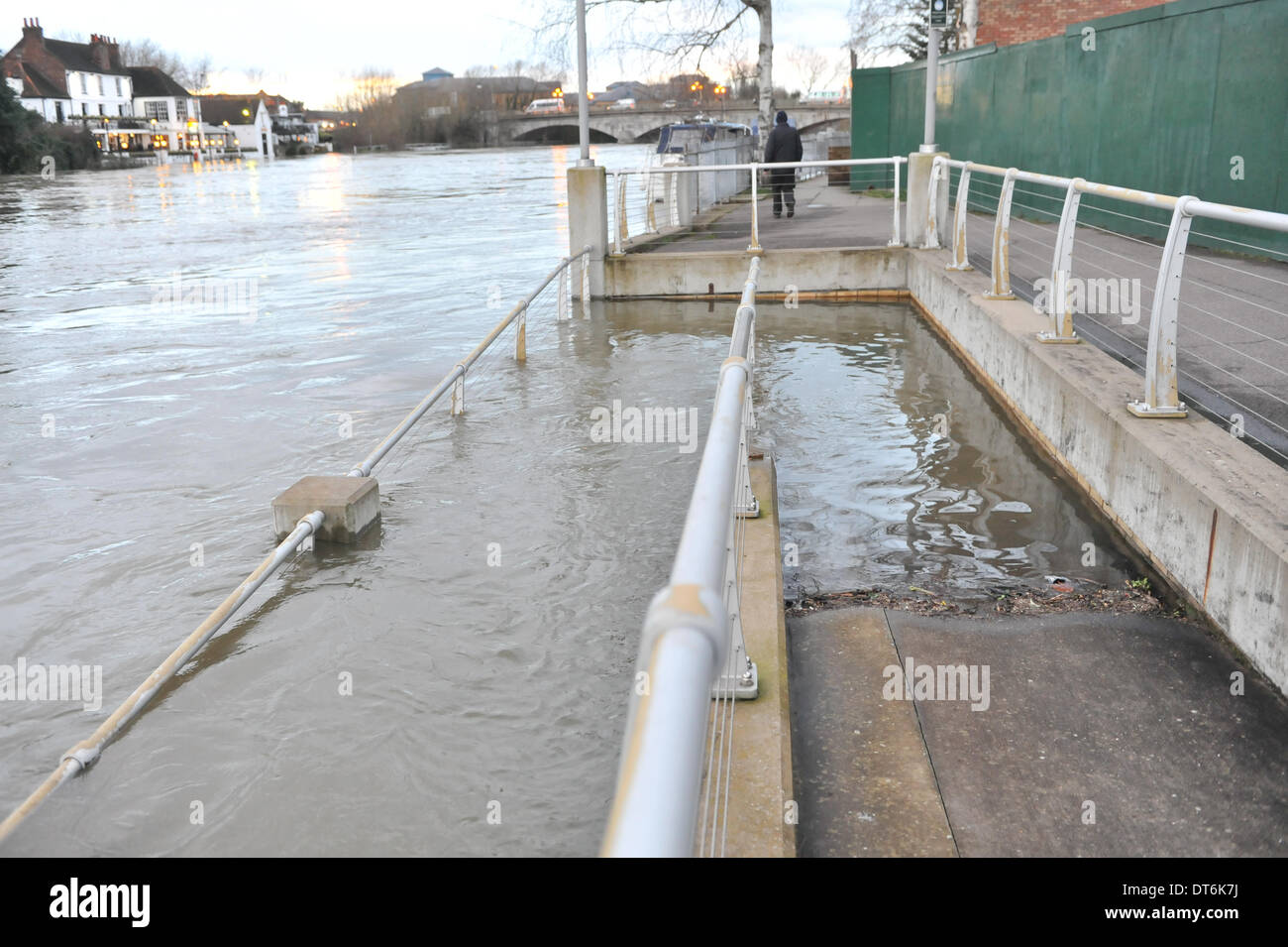 Floods river thames hi-res stock photography and images - Alamy