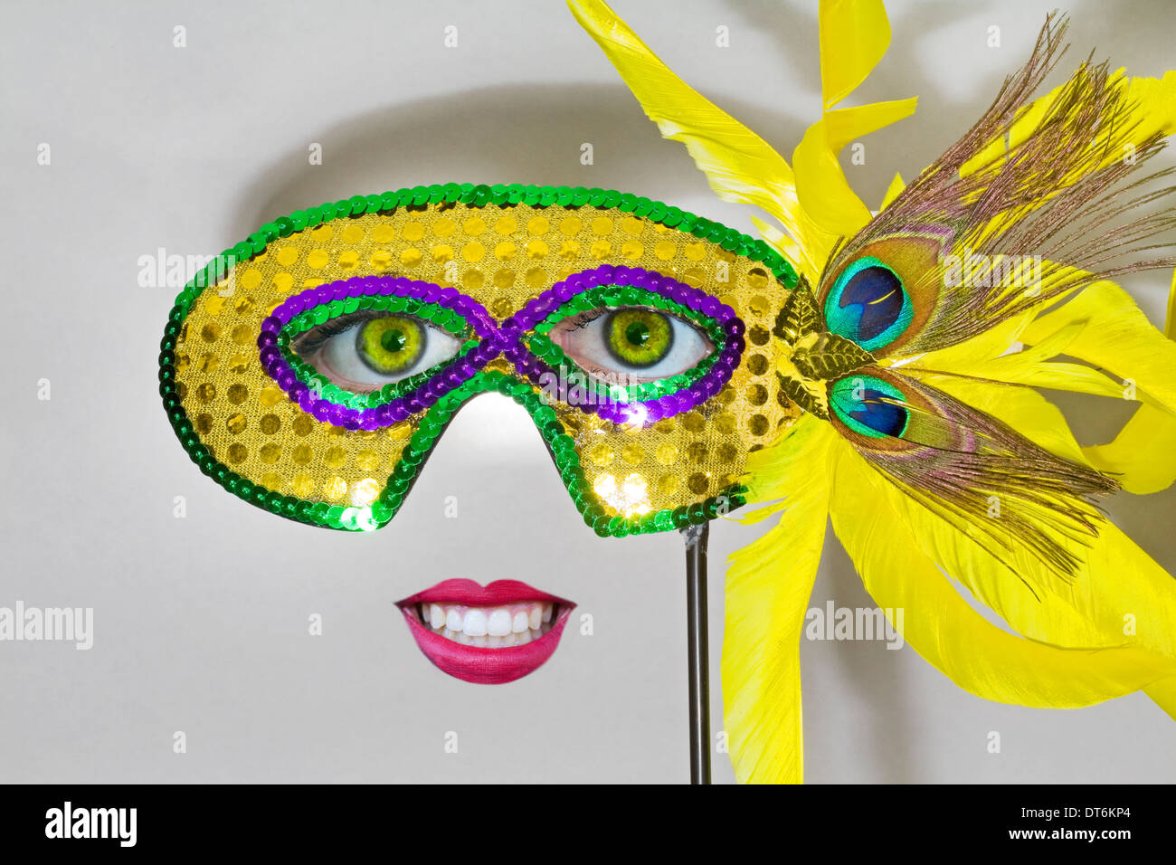 Yellow mask hi-res stock photography and images - Alamy