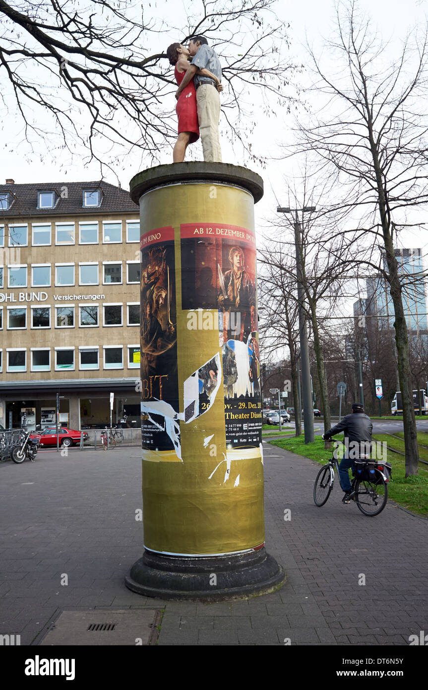 Advertising pillar hi-res stock photography and images - Alamy