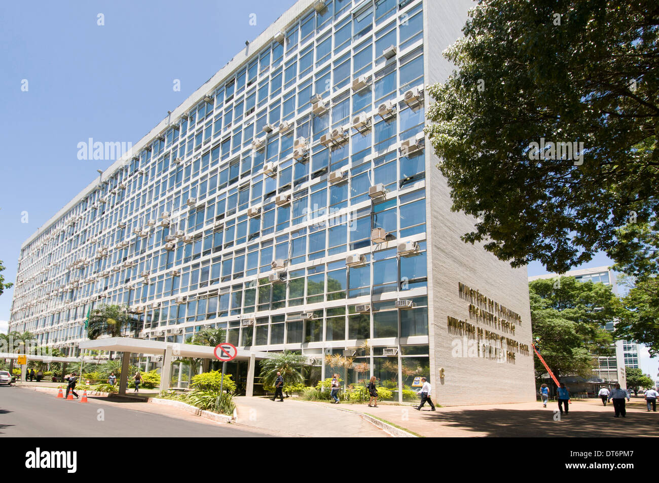 Ministry of Planning, Budget and Management & Ministry of Social ...