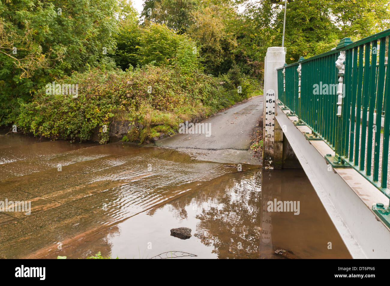 Cast iron railing hi-res stock photography and images - Alamy