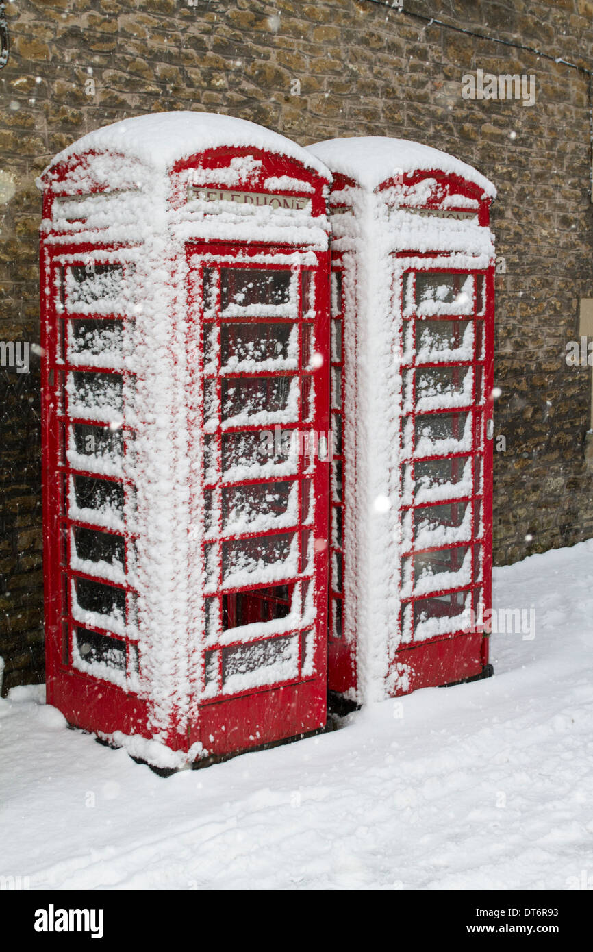 Red bt telephone boxes hi-res stock photography and images - Alamy