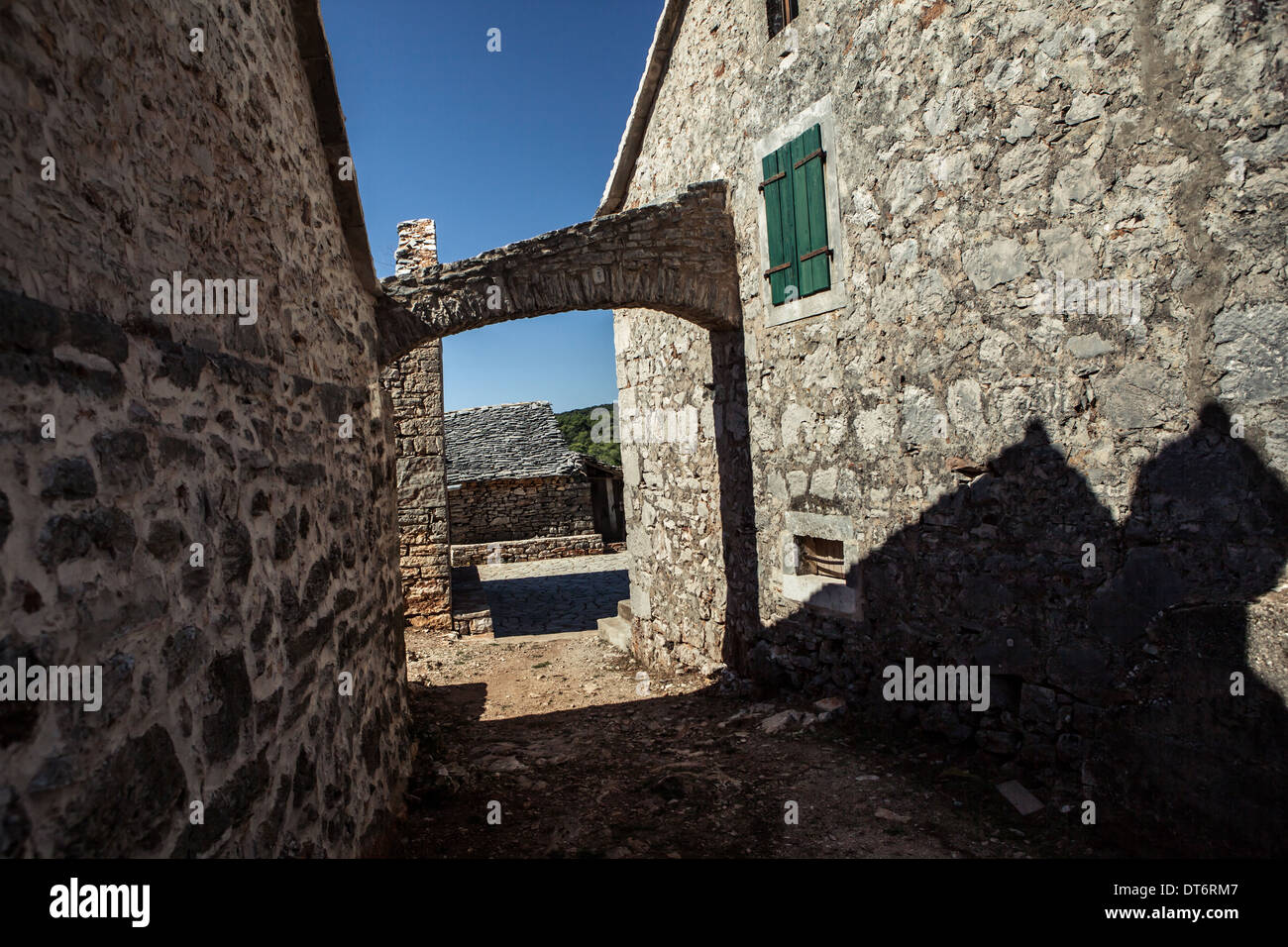 Rustic stone house hi-res stock photography and images - Alamy
