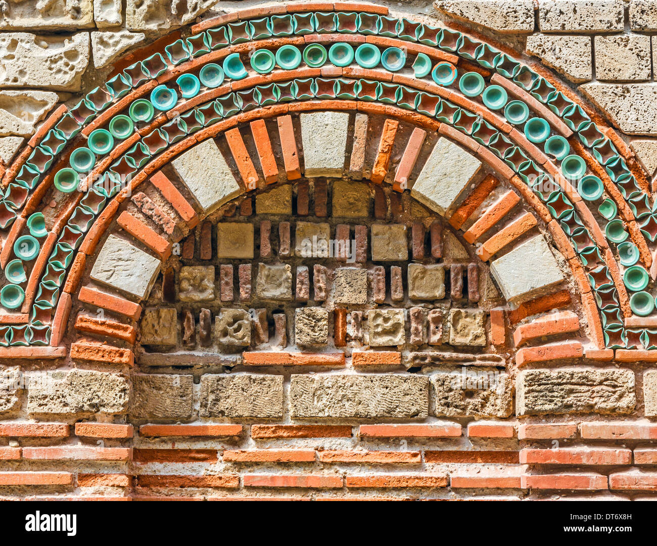 Ancient wall with arch hi-res stock photography and images - Alamy