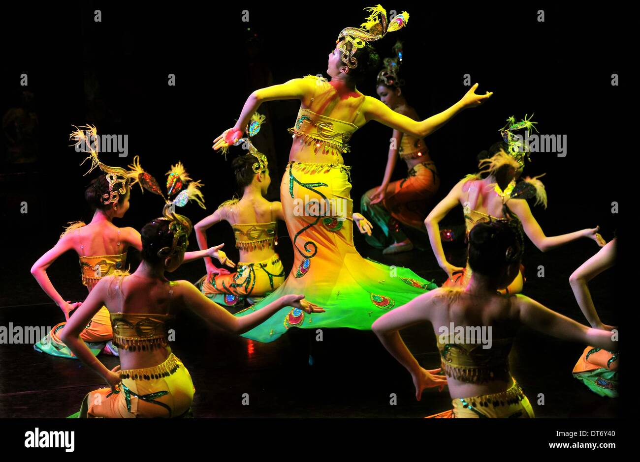 Paris, France. 10th Feb, 2014. Chinese students dance during a ...