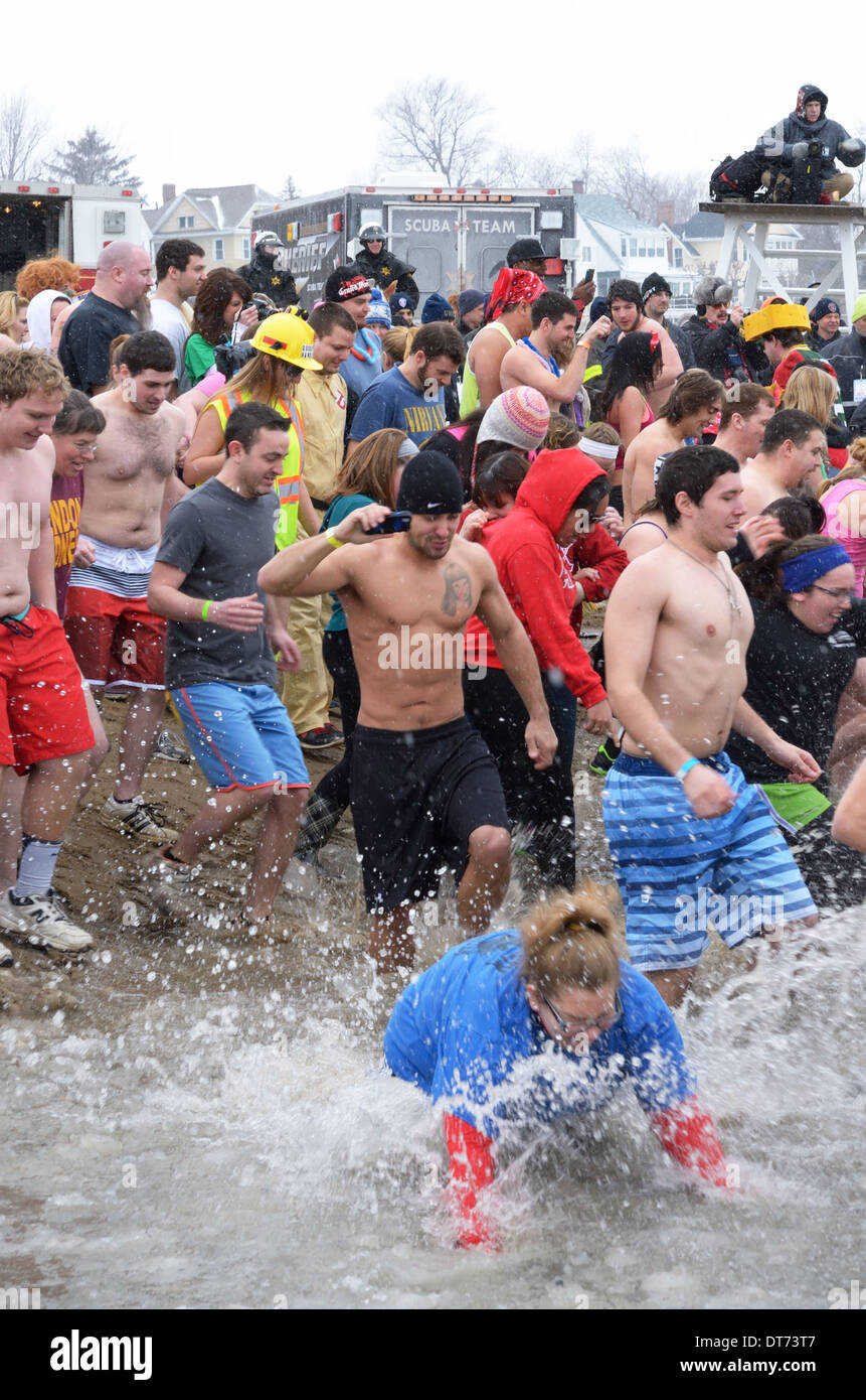 Water running down face hi-res stock photography and images - Alamy