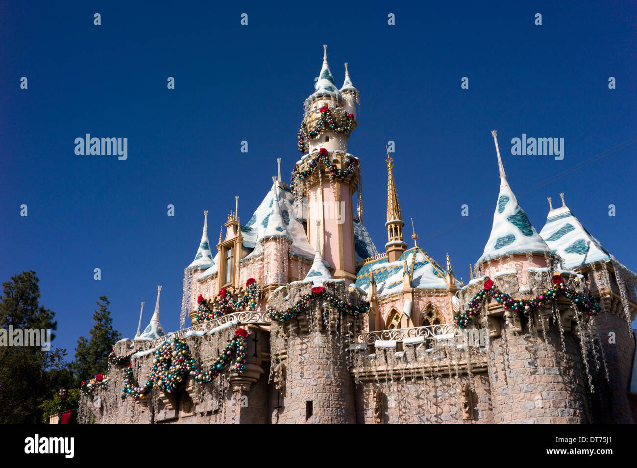 Sleeping Beauty Castle Disneyland Christmas PHOTOS: Sleeping Beauty