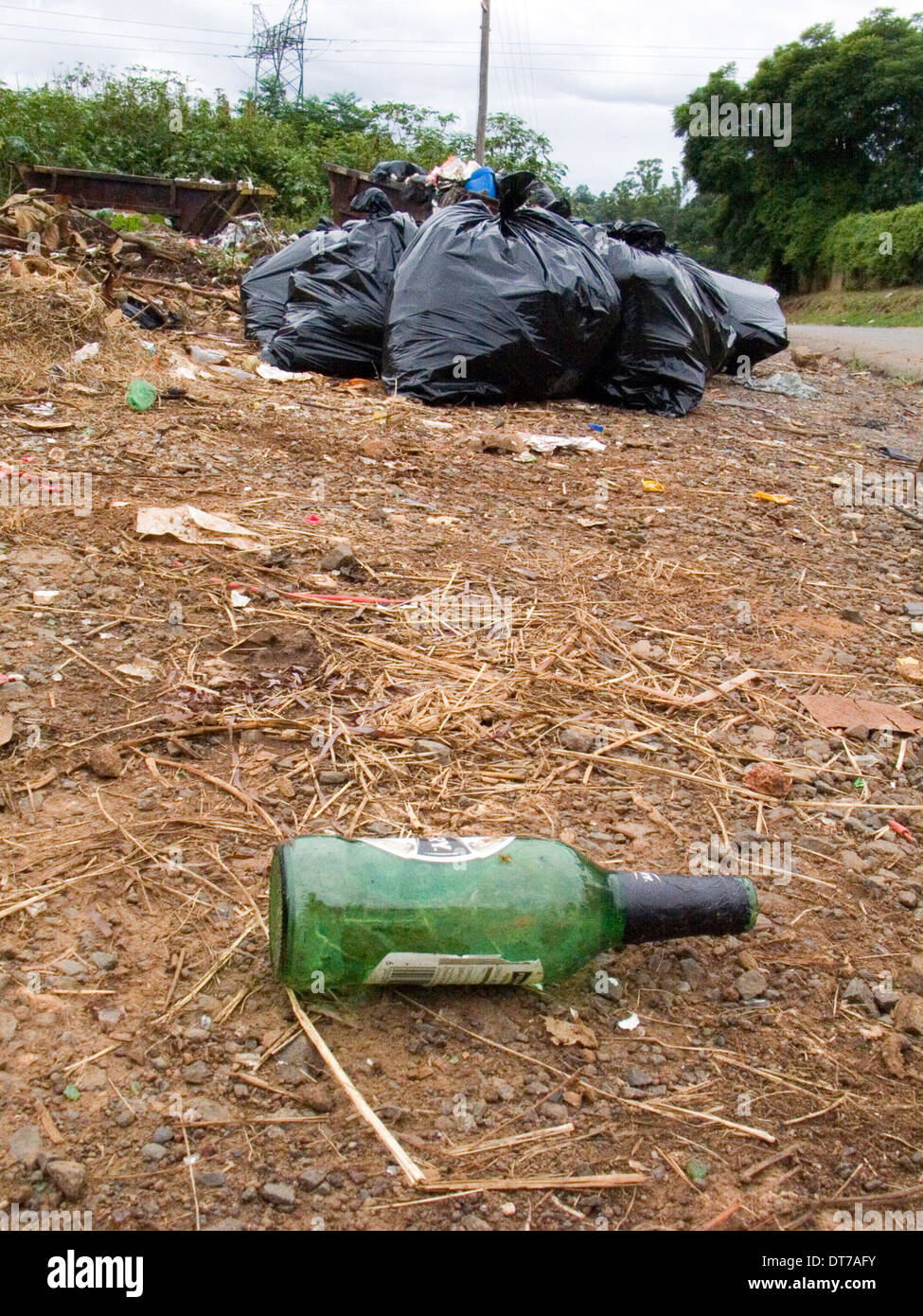 waste management dumping refuge litter landfill Stock Photo - Alamy