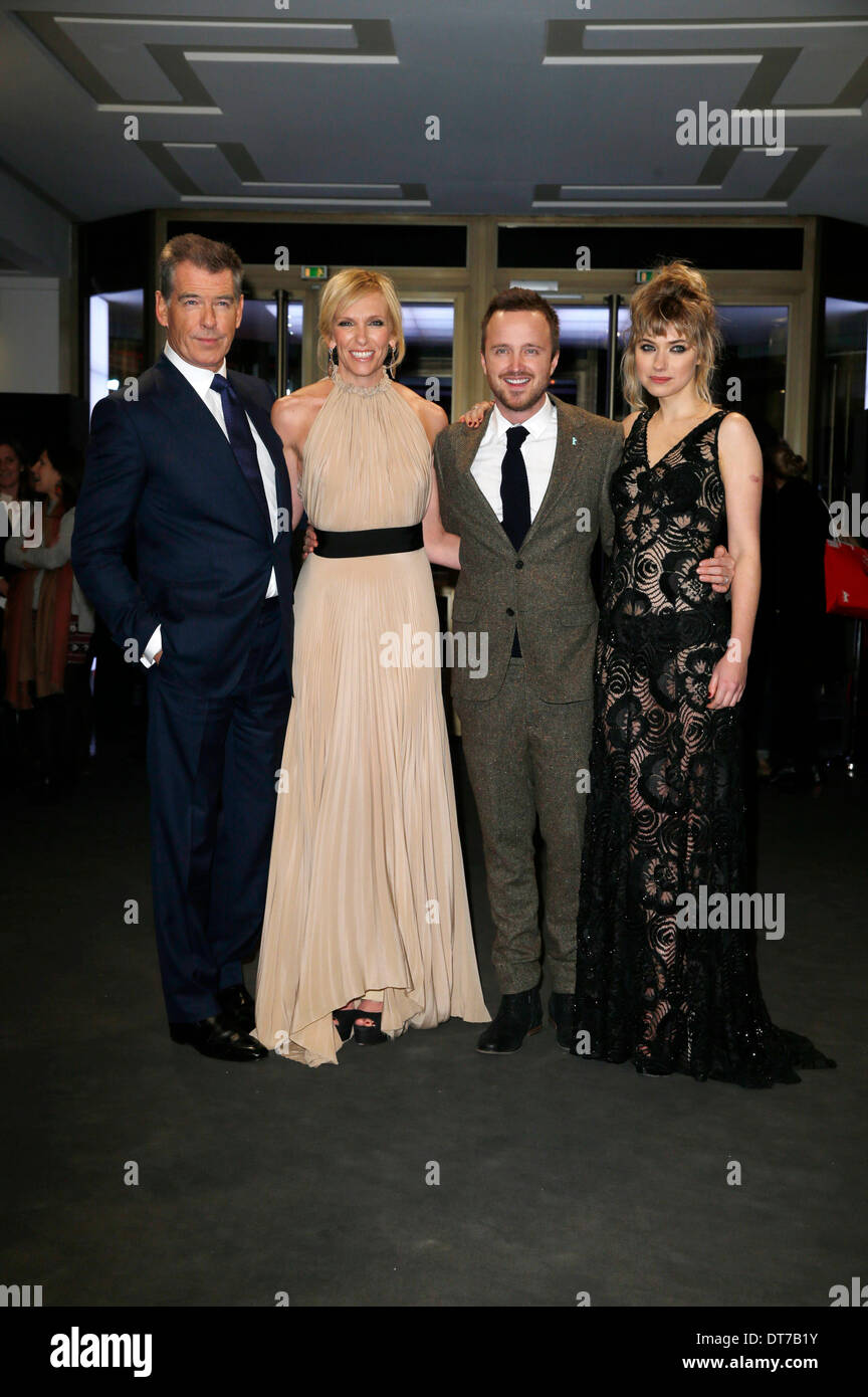 Pierce brosnan aaron paul toni hi-res stock photography and images - Alamy