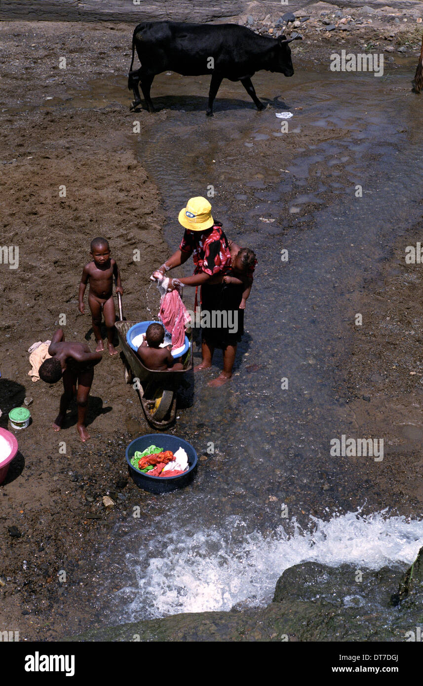 Stream water feature hi-res stock photography and images - Alamy