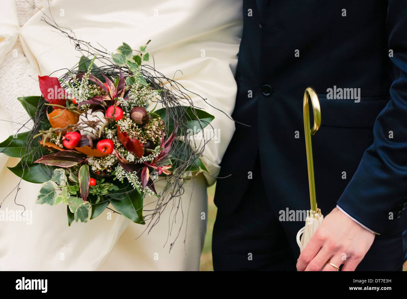 Red wedding theme hi-res stock photography and images - Alamy