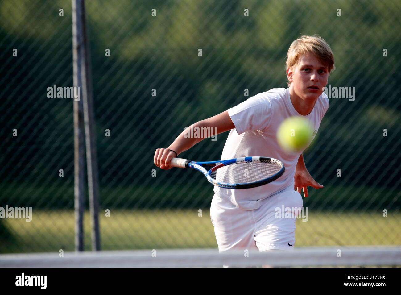 Teenage tennis player hi-res stock photography and images - Alamy