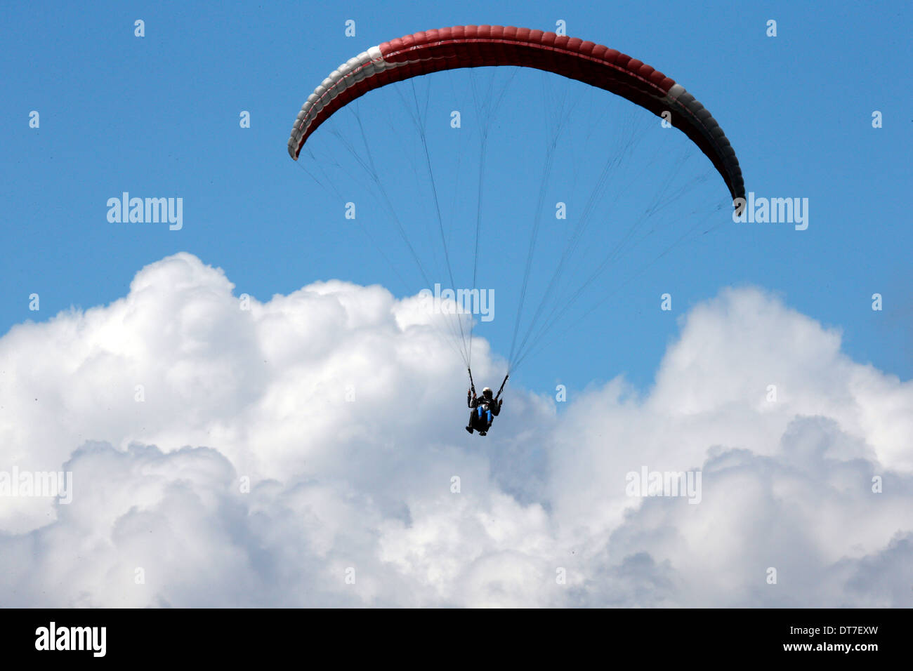 Paragliding athlete hi-res stock photography and images - Alamy