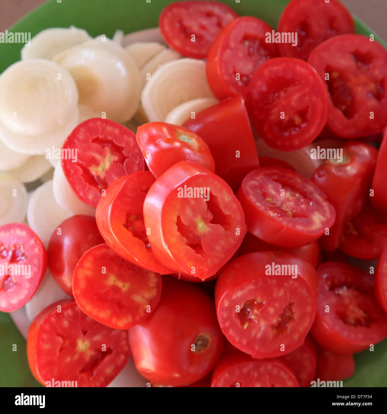 Tomatoes sliced onion hi-res stock photography and images - Alamy