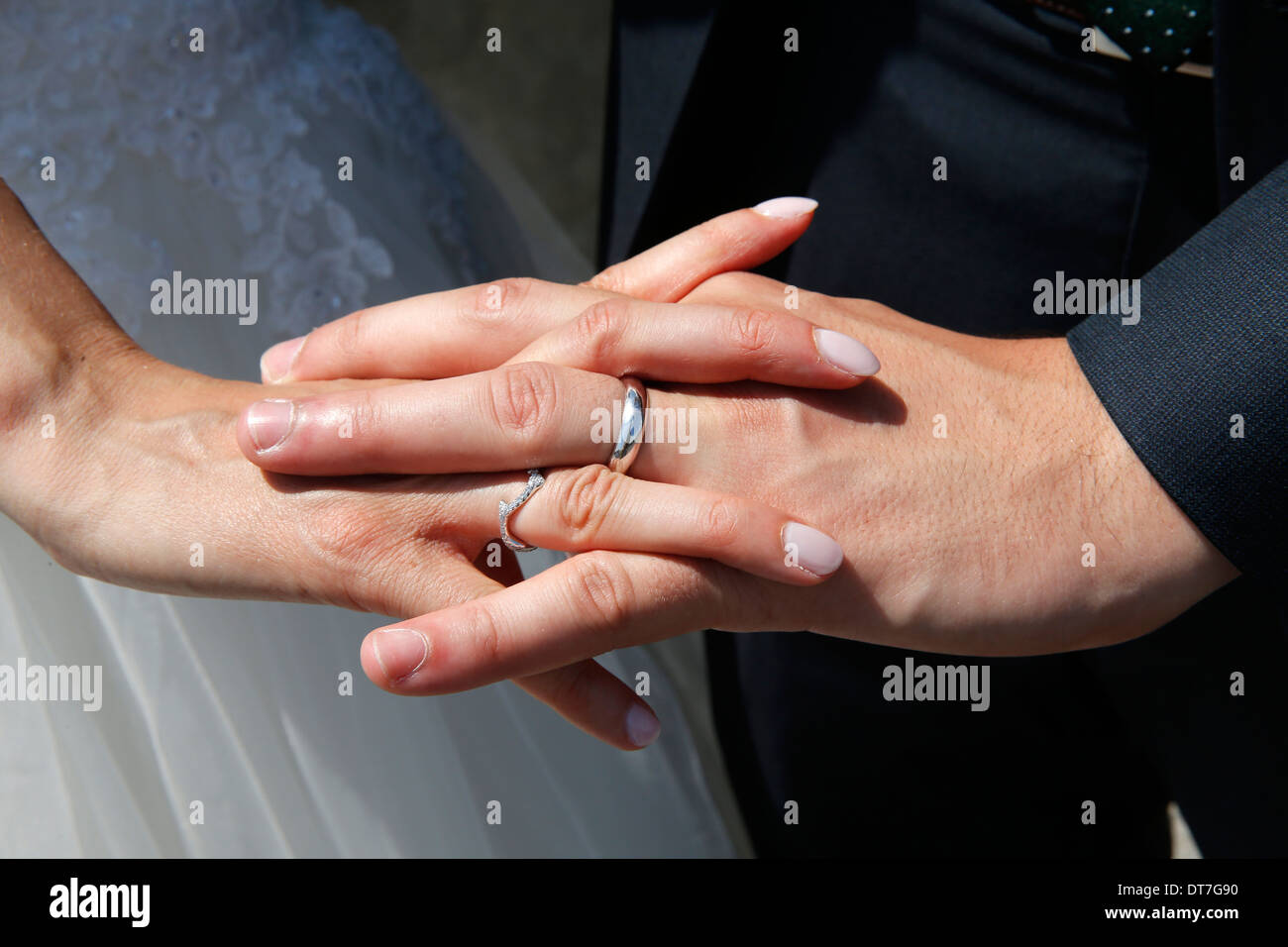 Wedding couples hands closeup hi-res stock photography and images - Alamy