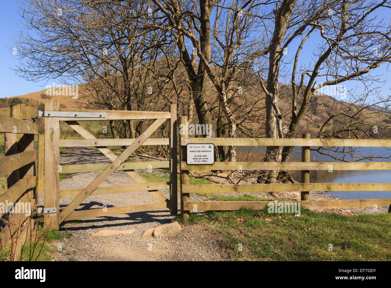 Lake district national park sign hi-res stock photography and images ...