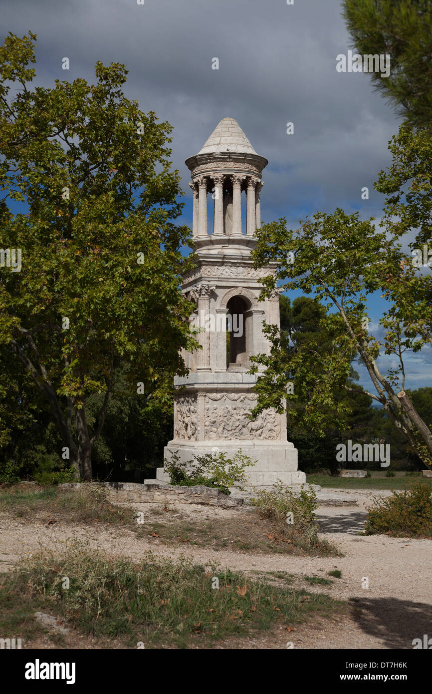 Roman Mausoleum at Glanum Stock Photo - Alamy