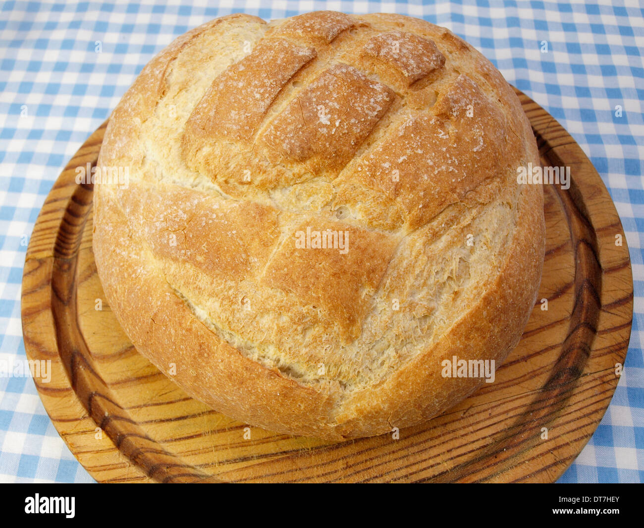 White cob loaf Stock Photo - Alamy