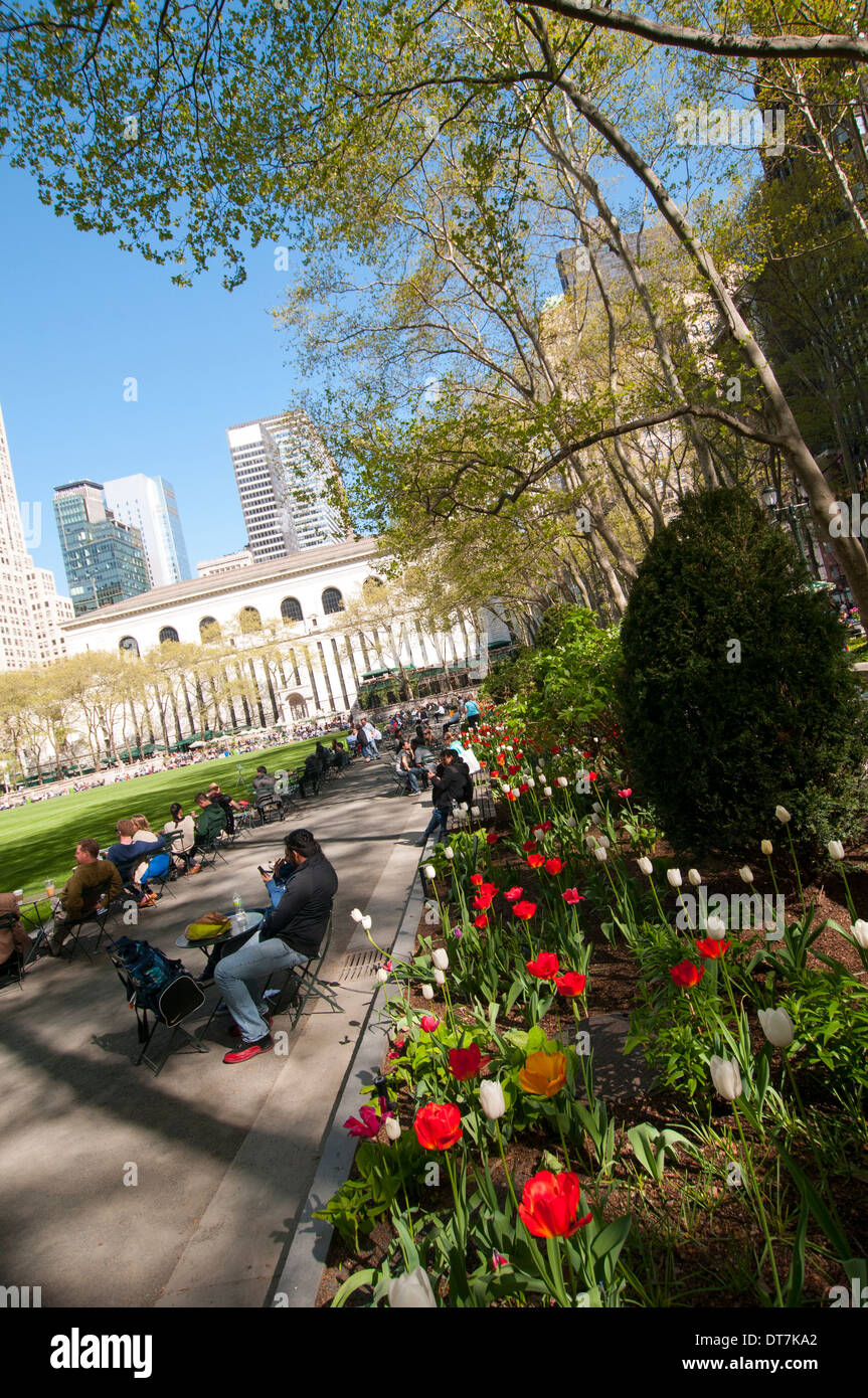 Spring in Bryant Park, Midtown Manhattan New York City, USA Stock Photo ...