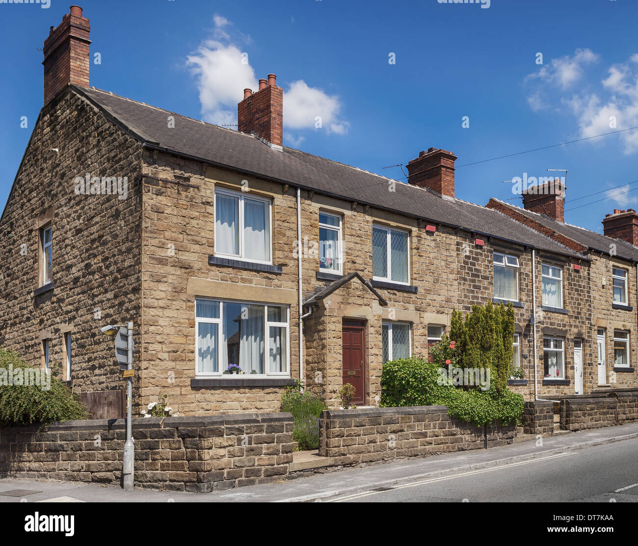 Typical english house Stock Photo - Alamy