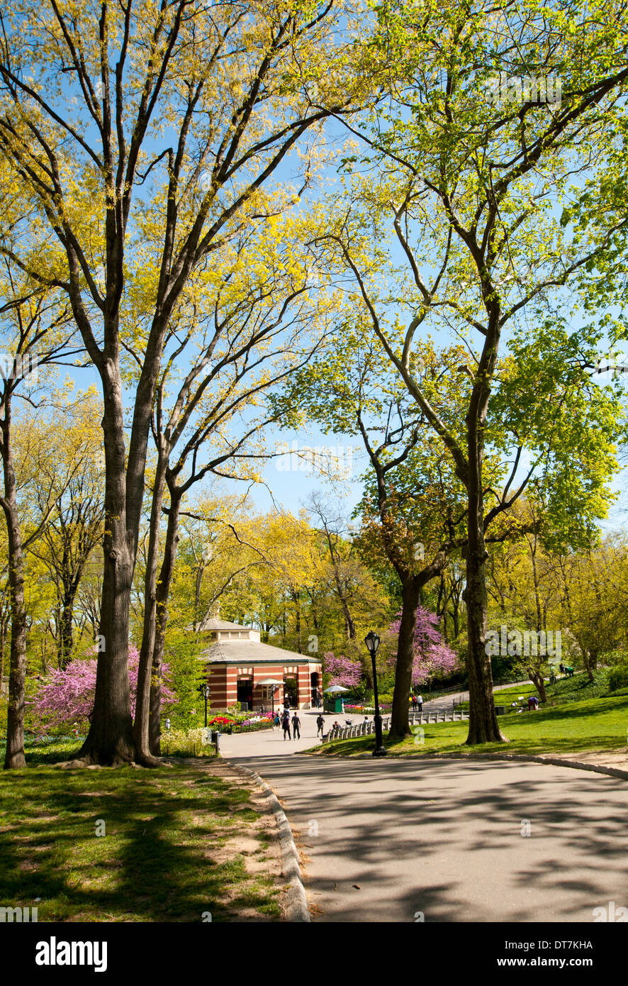 Central park zoo entrance hi-res stock photography and images - Alamy