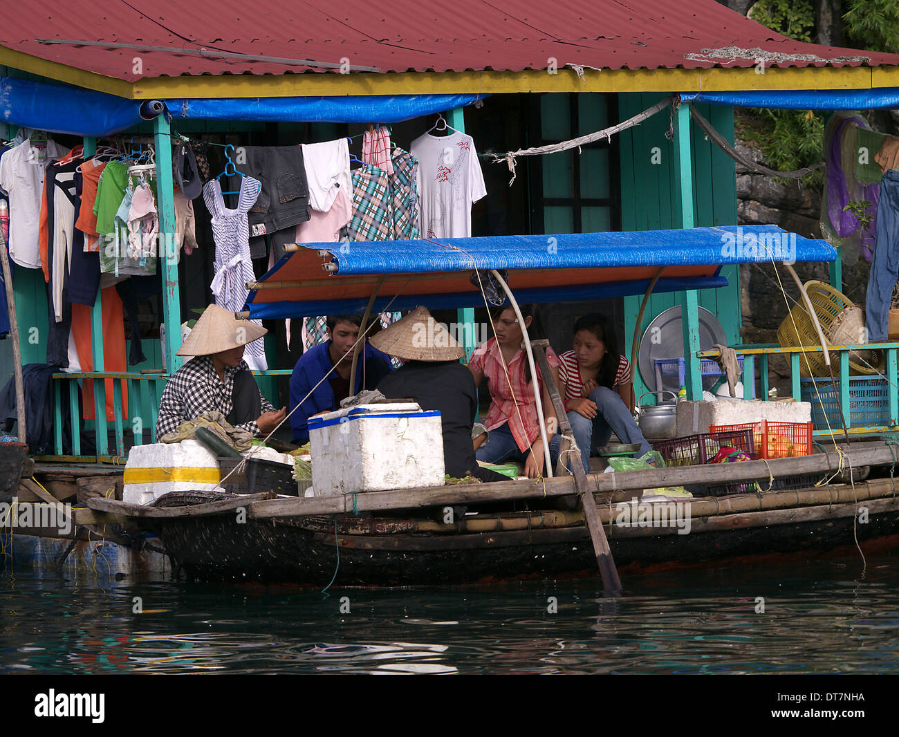 Vietnam family living on floating village Stock Photo - Alamy