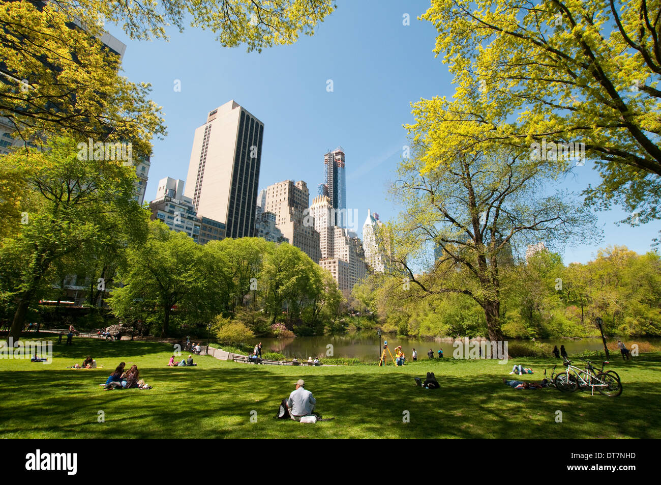 New york central park spring hi-res stock photography and images - Alamy