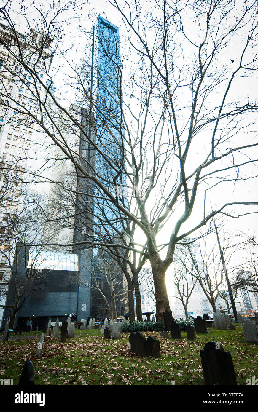 New york city cemetery hi-res stock photography and images - Alamy