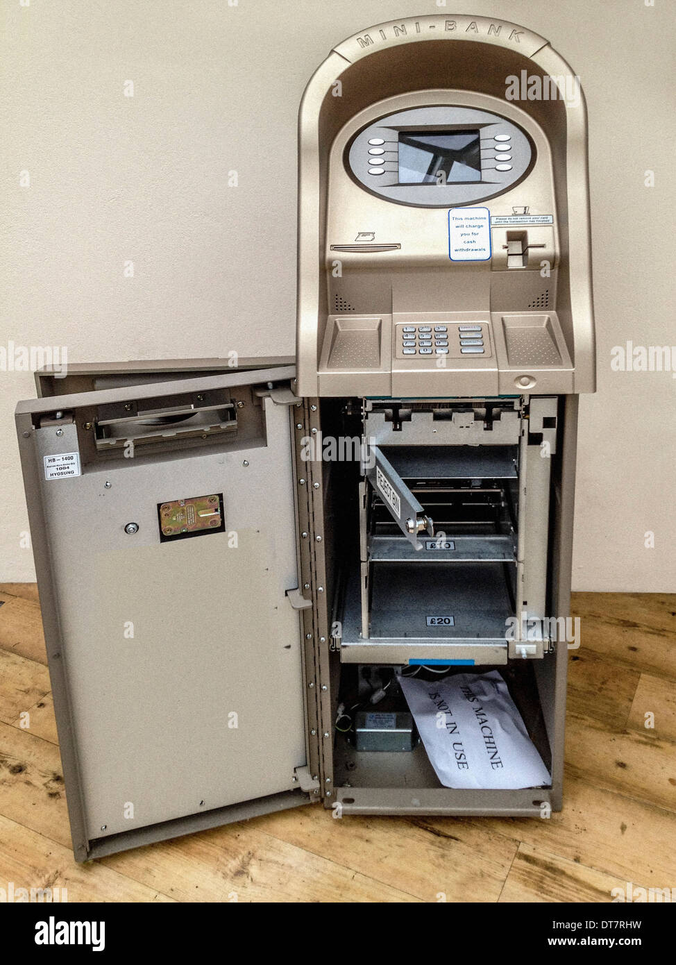 Atm out of service hi-res stock photography and images - Alamy