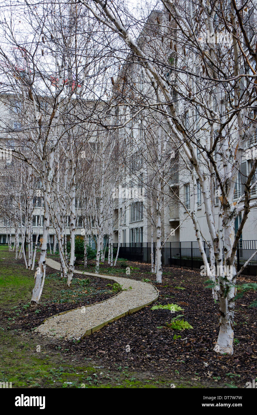 Paris apartments blocks hi-res stock photography and images - Alamy