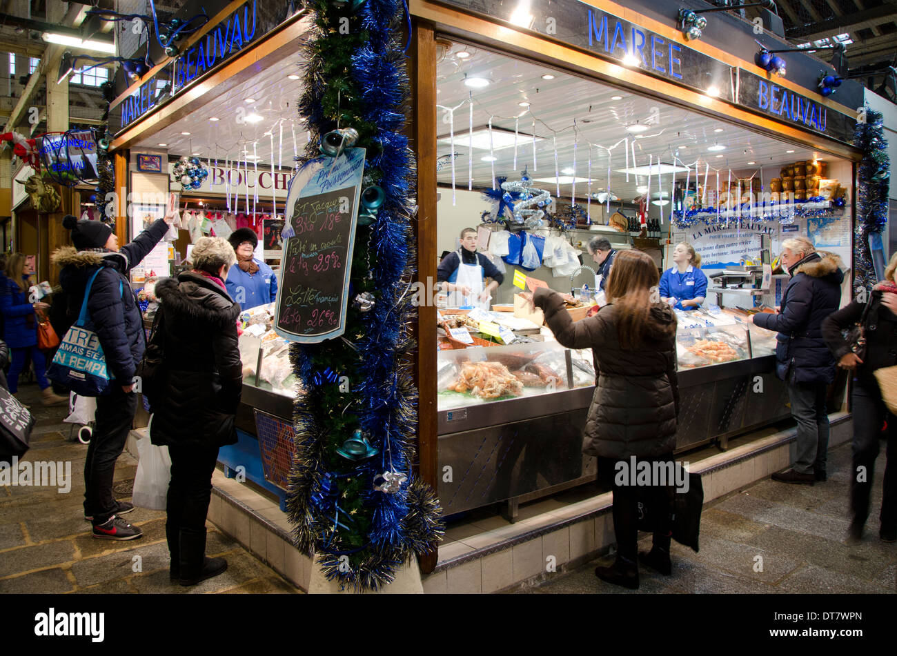 Paris fish market seafood market hi-res stock photography and images ...