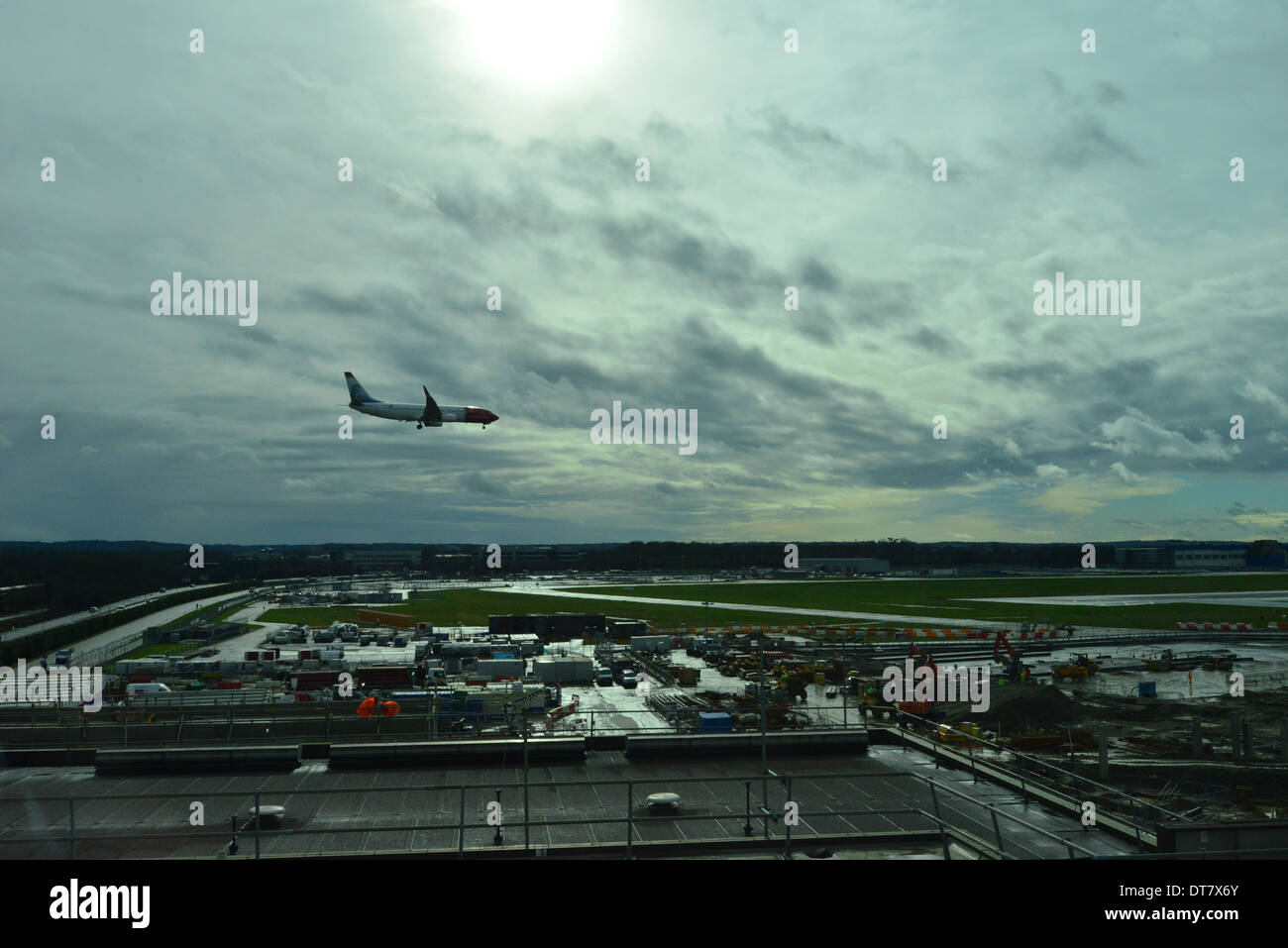 The building of the new Pier 1 at London, Gatwick Stock Photo - Alamy